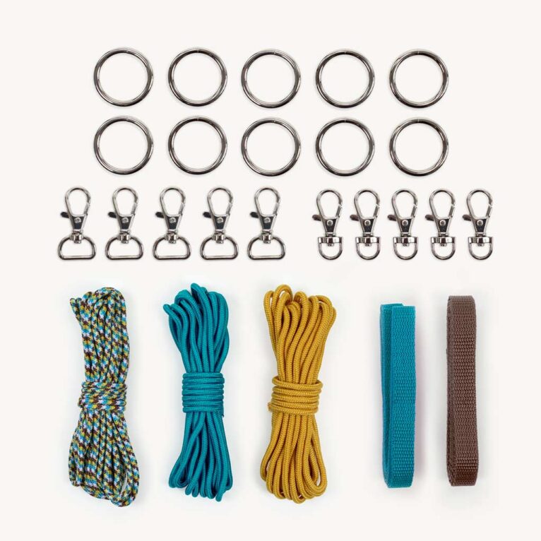 Learn how to make a Hobby Horse halter with our DIY kit in teal ⋆ ...